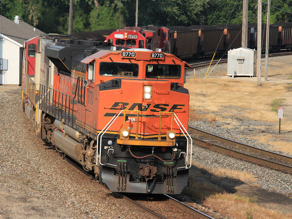 BNSF 8770